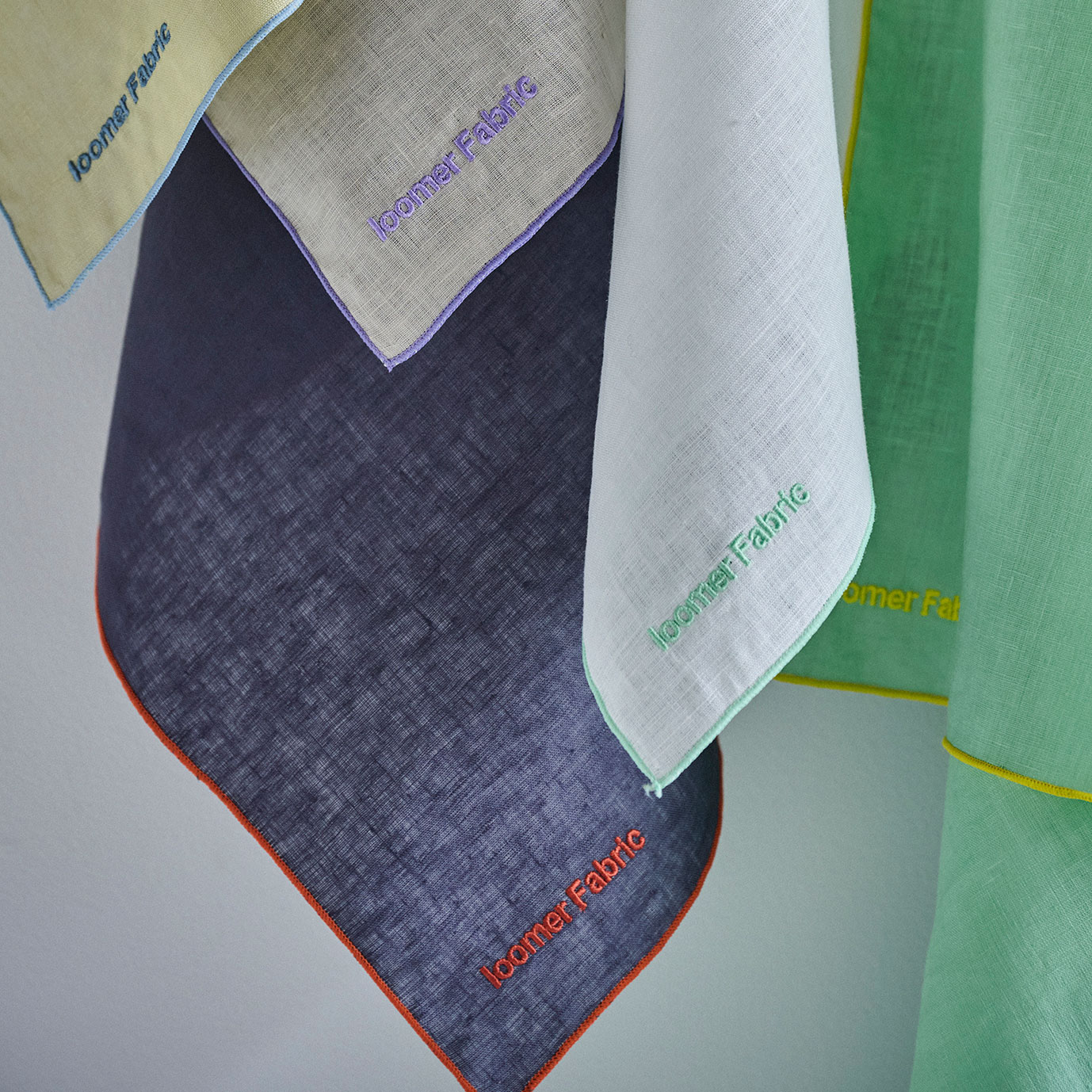 loomer（ルーマー）Embroidary リネン ハンカチ S ホワイト Beige×purple | LIVING MOTIF｜家具 ...